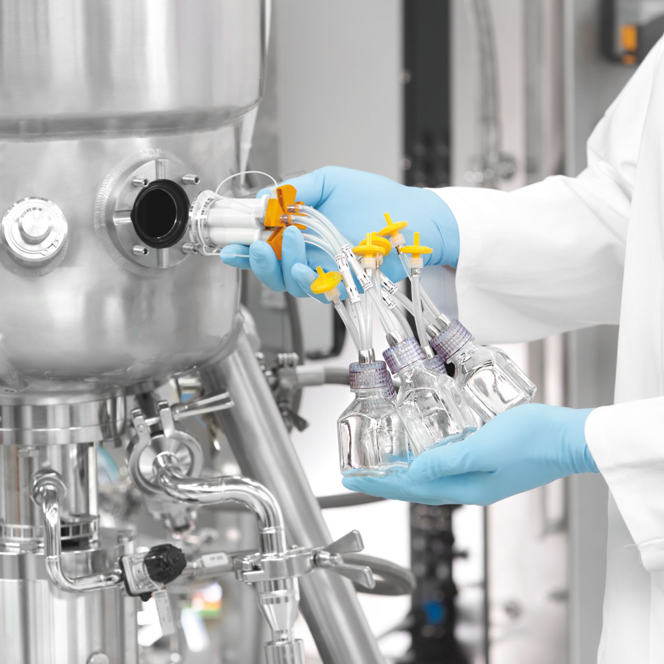 Biostat® D-DCU - Compact Bioprocess System | Sartorius