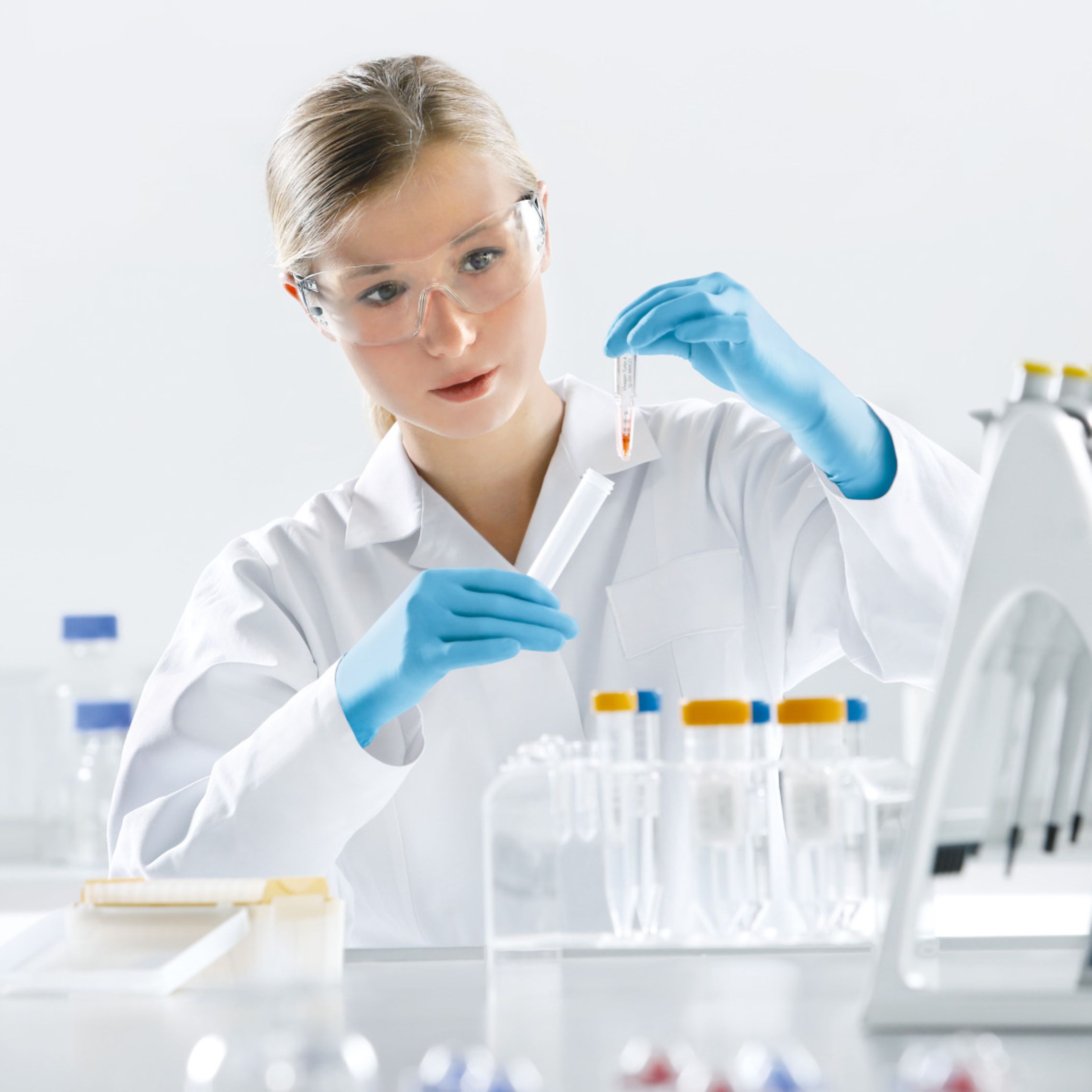 Optimizing Lab Ultrafiltration Workflows: From Molecule Separation to Diagnostics