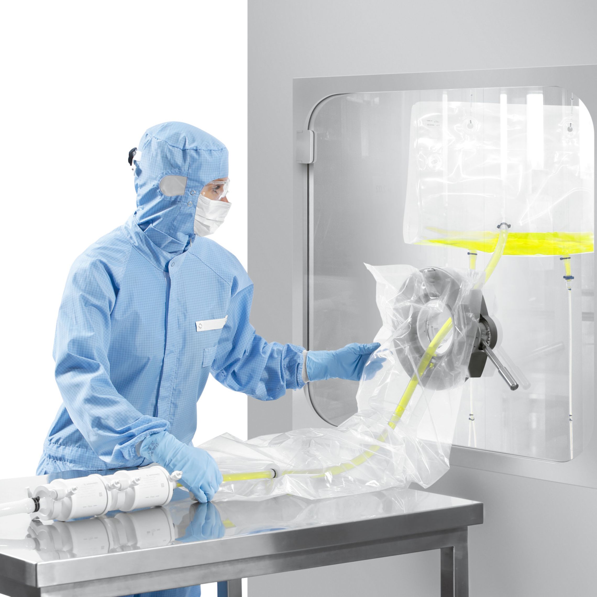 Filling Solutions in Barrier Isolated Filling Lines | Sartorius