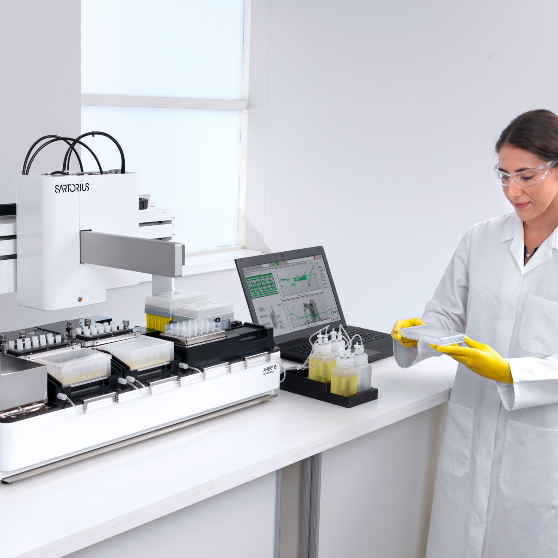 Ambr® now available with integrated online biomass measurement